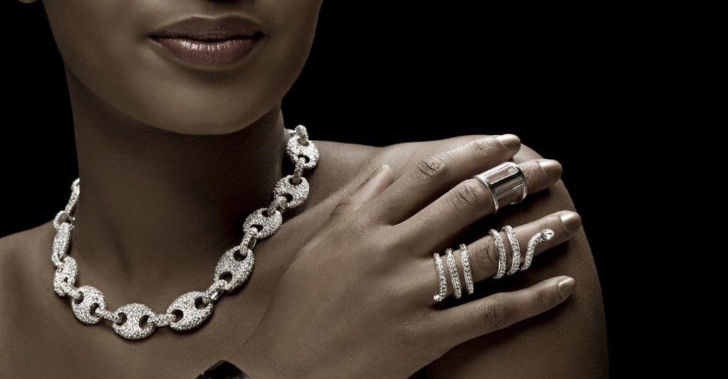 ¿Por Qué Son Importantes Las Joyas En La Moda? – QIZR